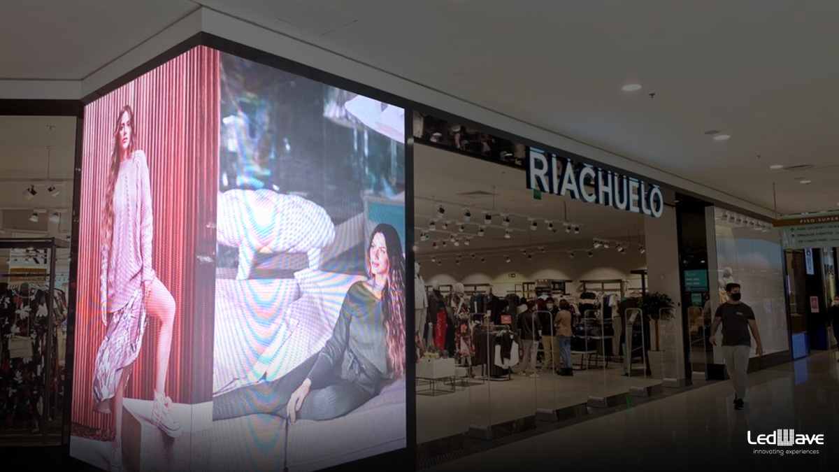 LED display for clothing stores - LedWave USA - Innovating Experiences