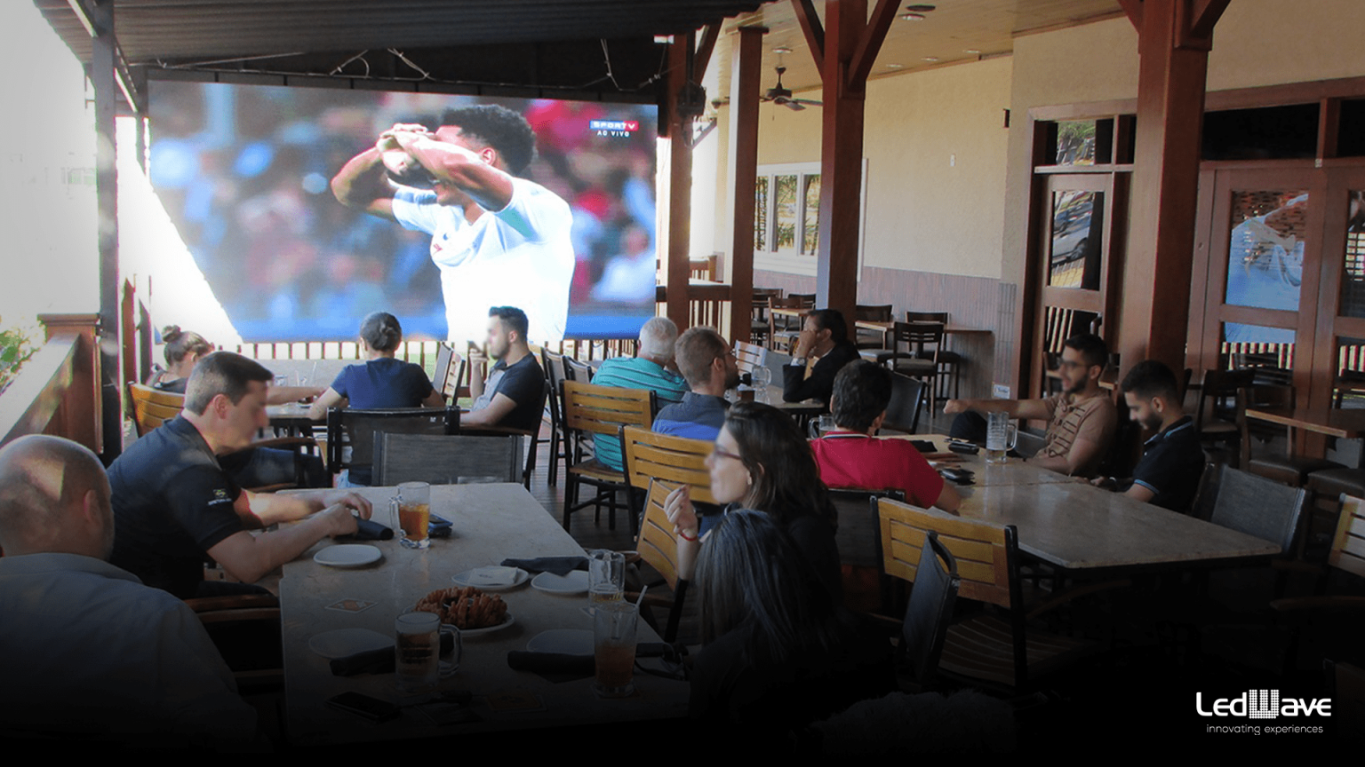 LED screens for Bars and Restaurants - LedWave USA - Innovating Experiences